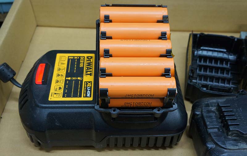 태극전기 [DEWALT DCD780L2, DCF885L2, DCD785L2, DCD985L2 용 18V 3.0Ah 리튬이온(Li ...